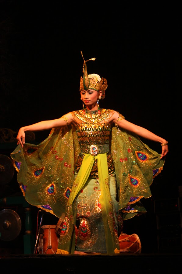 Tari Indonesia: Tari Merak Jawa Barat