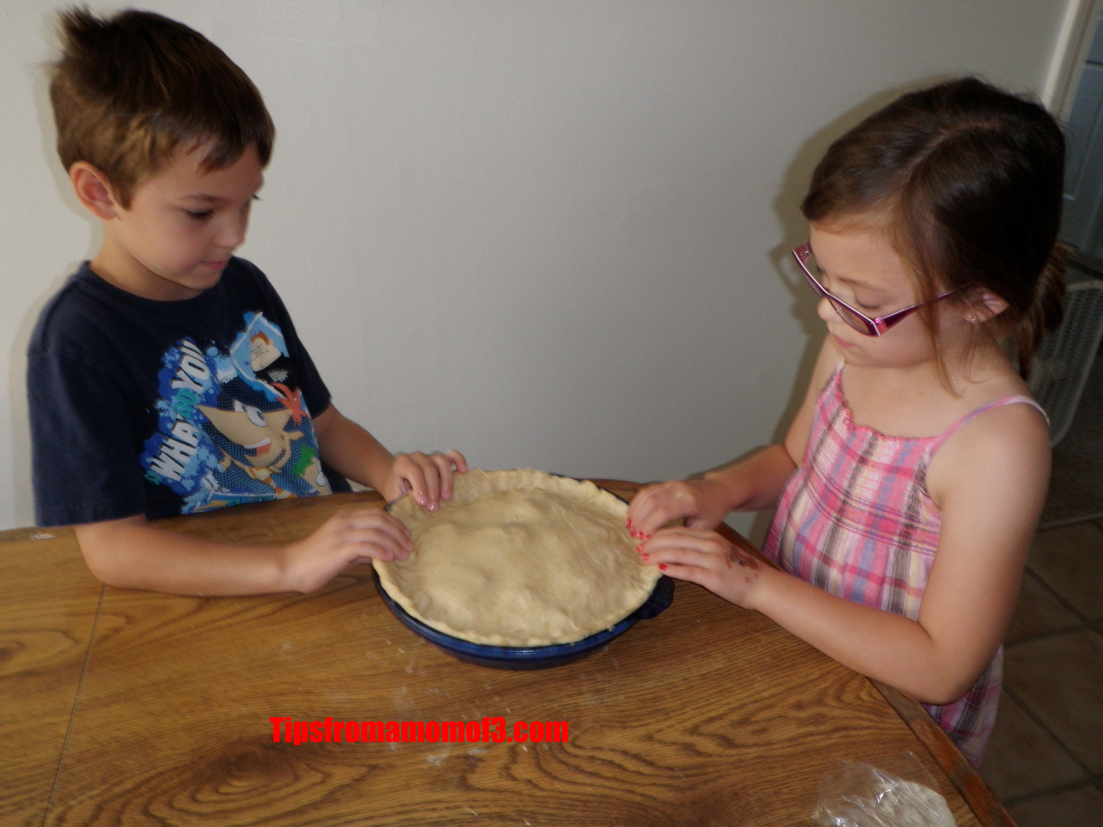 Tips From A Mom of 3: Cooking With Kids - Apple Pie!