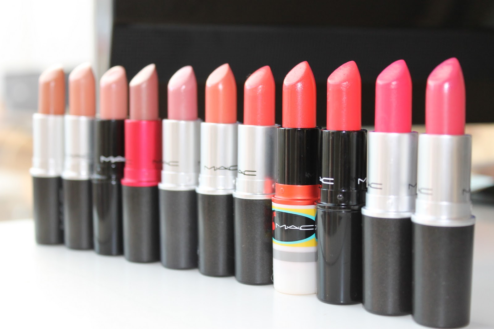 MissBudgetBeauty: MAC Lipstick Collection