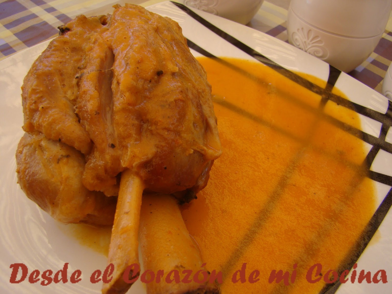 Desde el Corazón de mi Cocina: . Codillo en salsa (Buenisimo)