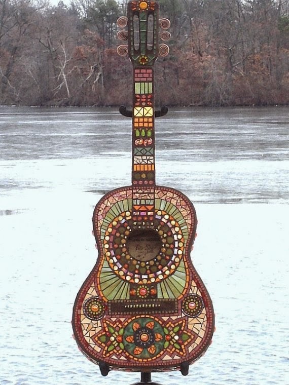 10 Ways to Upcycle Old Musical Instruments | thee Kiss of Life Upcycling