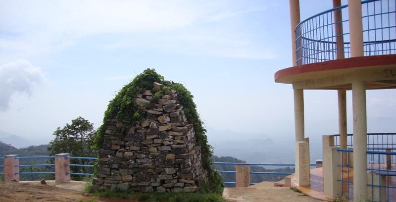 Tamilnadu Tourism: Pagoda Point (Pyramid Point), Yercaud