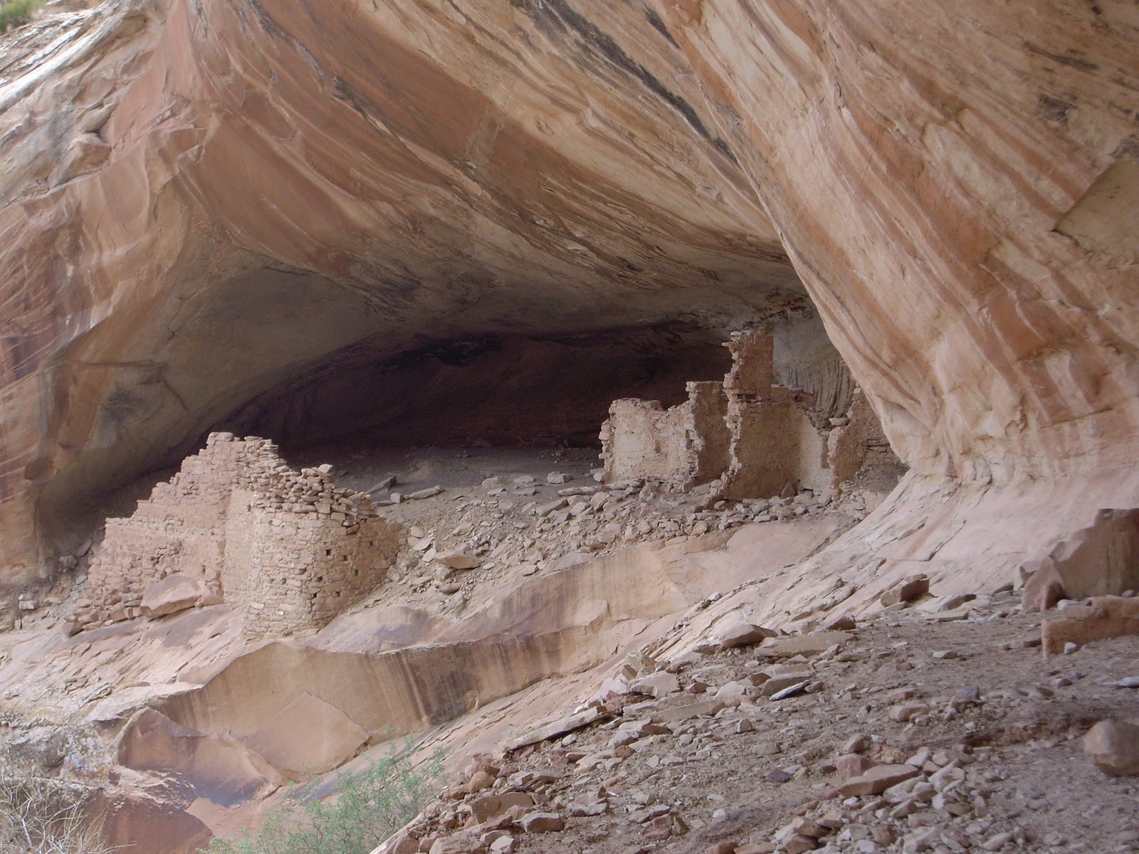 Gassaway's Adventures: ANASAZI RUINS OF COMB RIDGE
