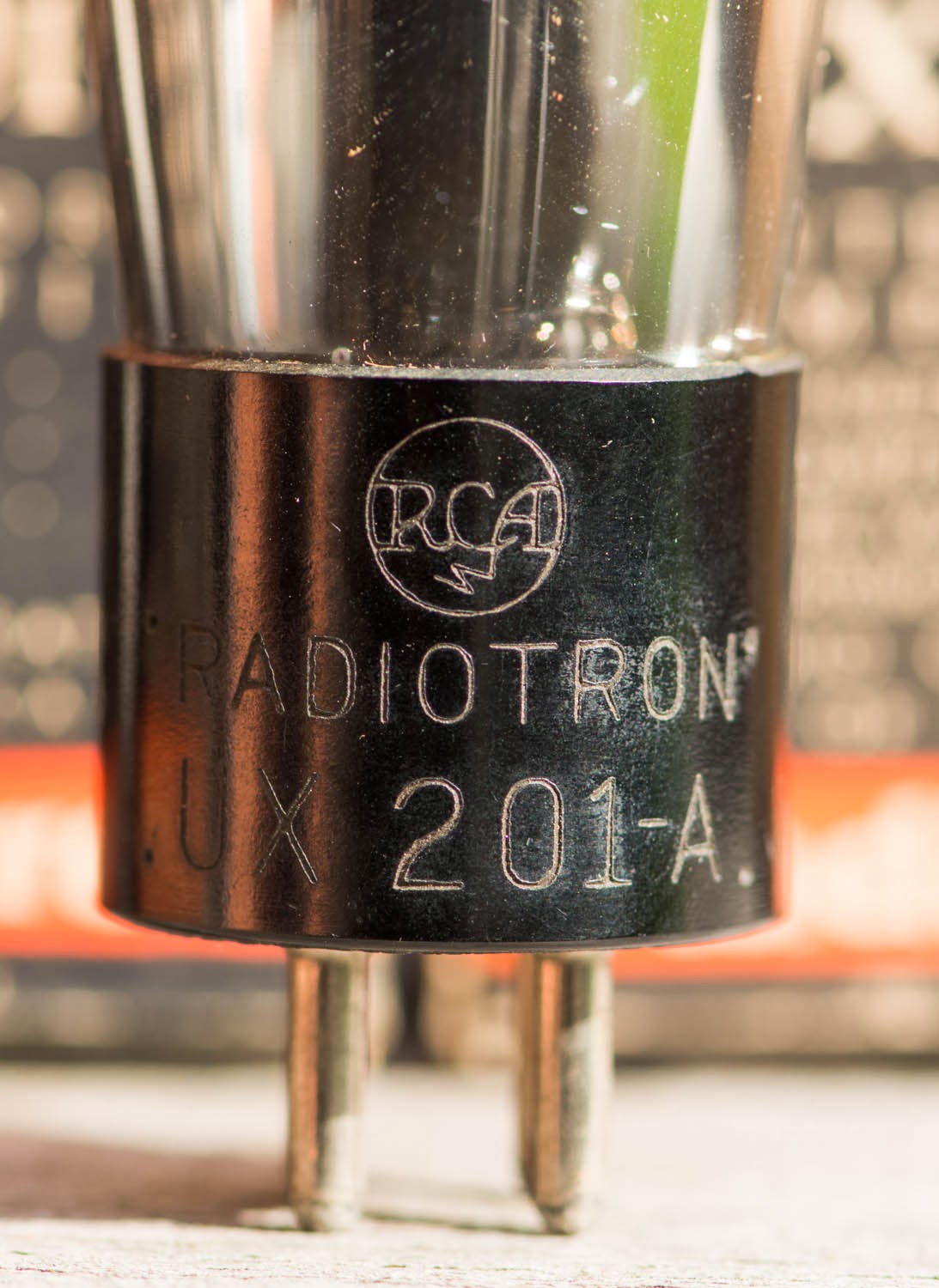 VinylSavor: Tube of the Month : The UX201A