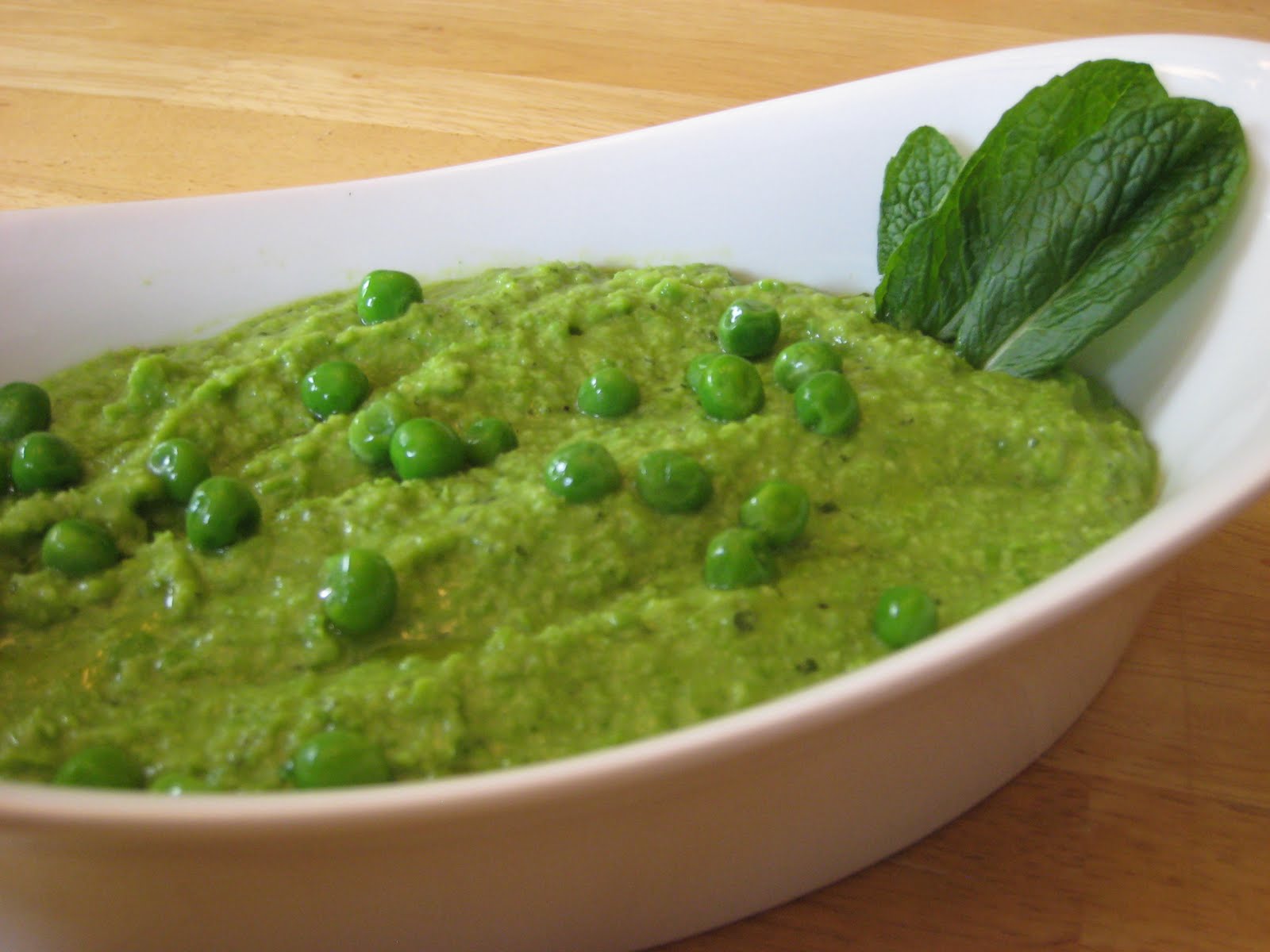 The Garlic Press: Pea Puree with Mint