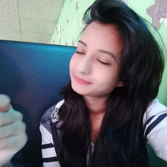 Indian Girl Facebook Profile Picture Photo Album One Girl Many Pics ...