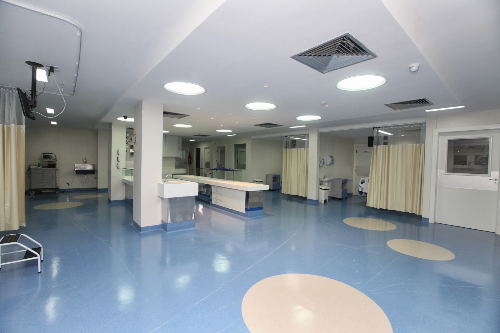 SANDRA GAZAR - Arquitetura: UTI - HOSPITAL AGNUS DEI