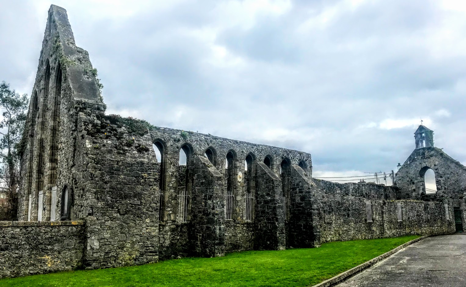 Patrick Comerford: Ruins of Franciscan ‘abbey’ survive on the streets ...