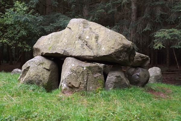 The Lost Fort: Big Ol’ Stones – Neolithic Burials in Northern Germany