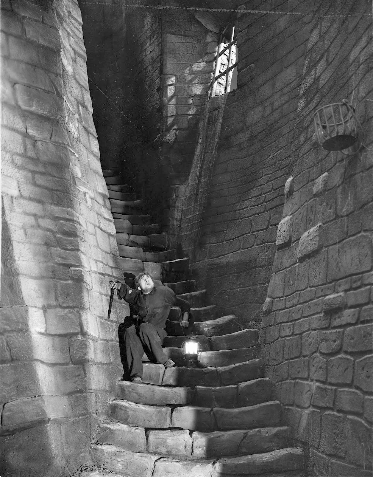 Frankenstein+dungeon.JPG (1253×1600) | Frankenstein film, Frankenstein ...
