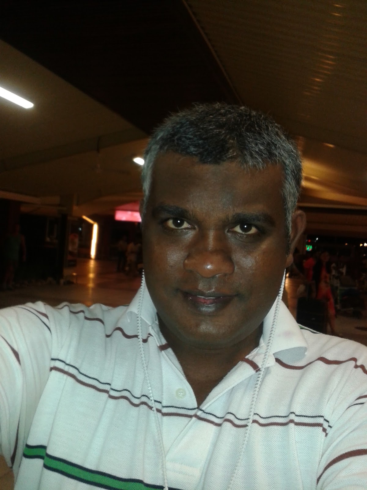 Naheez Thawfeeg's Blog: Friday night in Ibrahim Nasir International Airport