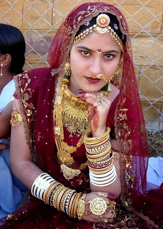 MEHANDI DESIGNS WORLD: STYLISH RAJASTHANI TRADITIONAL BRIDE