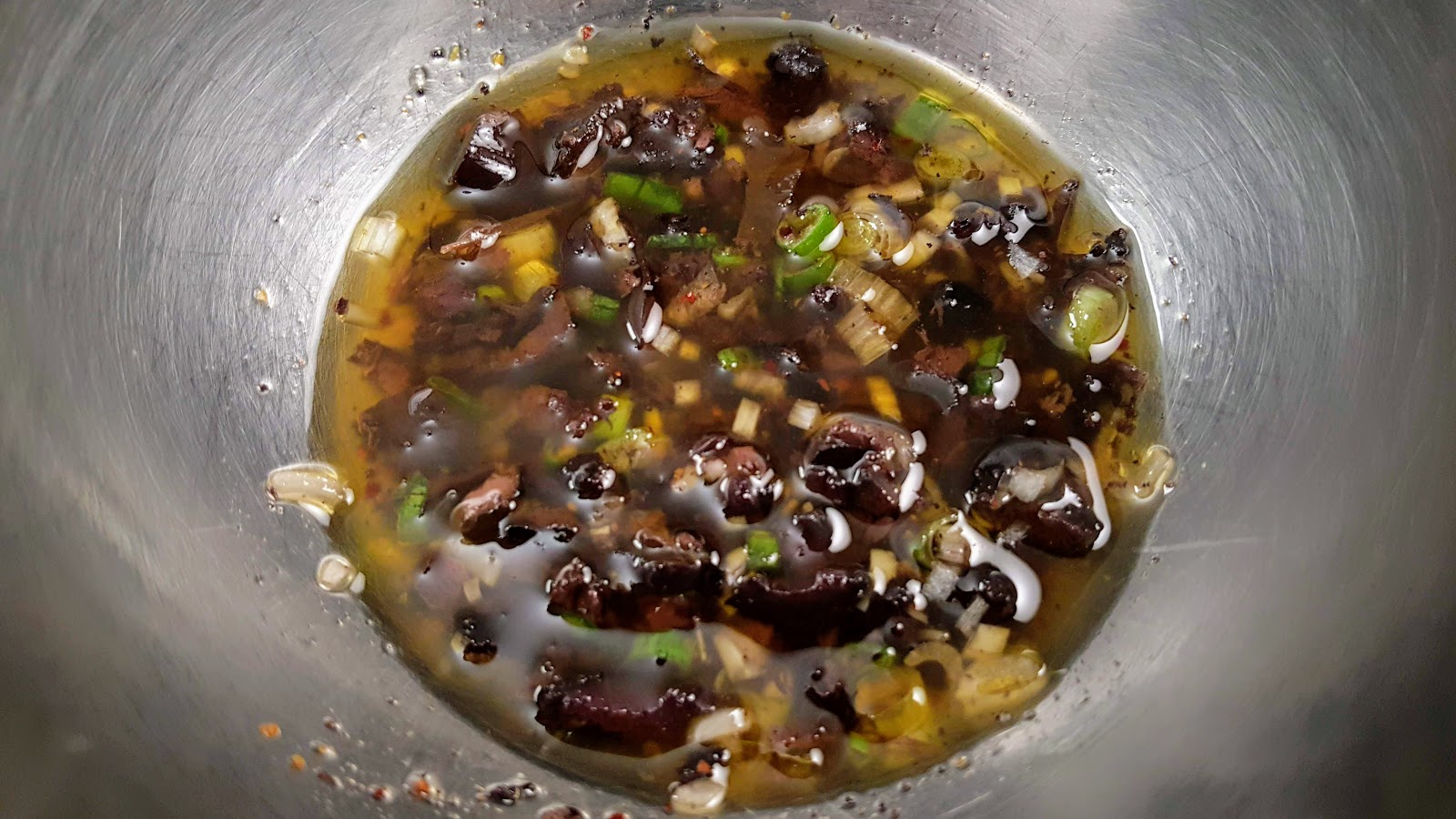 Asperges vertes aux olives et oeuf mollet