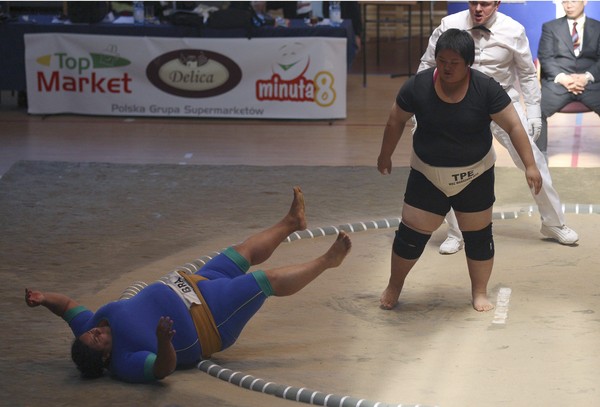 Ahli Sumo Wanita Beraksi Beraksi ( 18 Gambar )