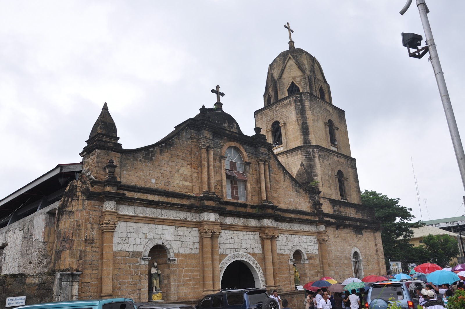 This is Lovelee: DAY 4- Iloilo's Grand Old Churches and so much more ...
