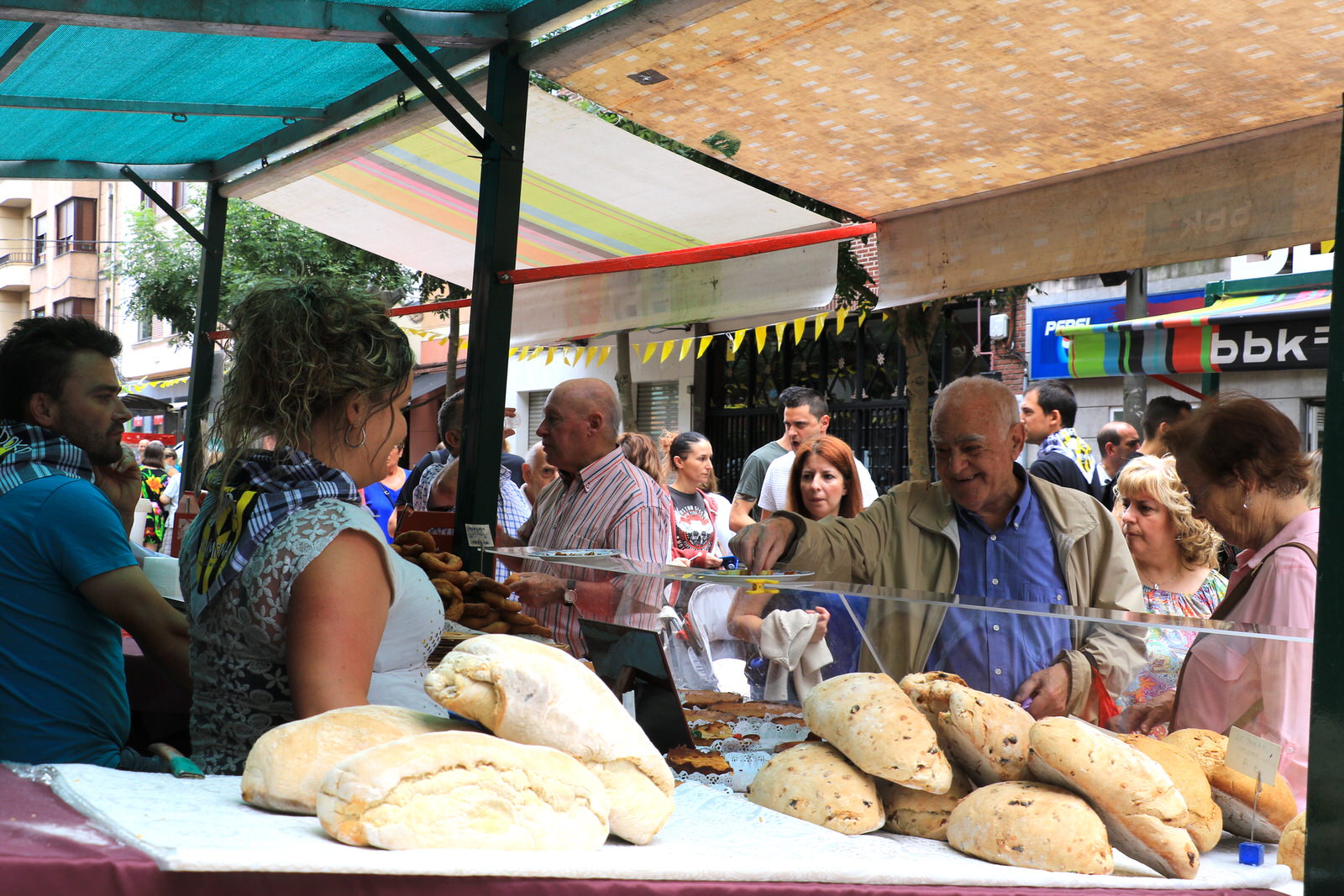 Las fiestas viven un último domingo multitudinario con la feria agrícola