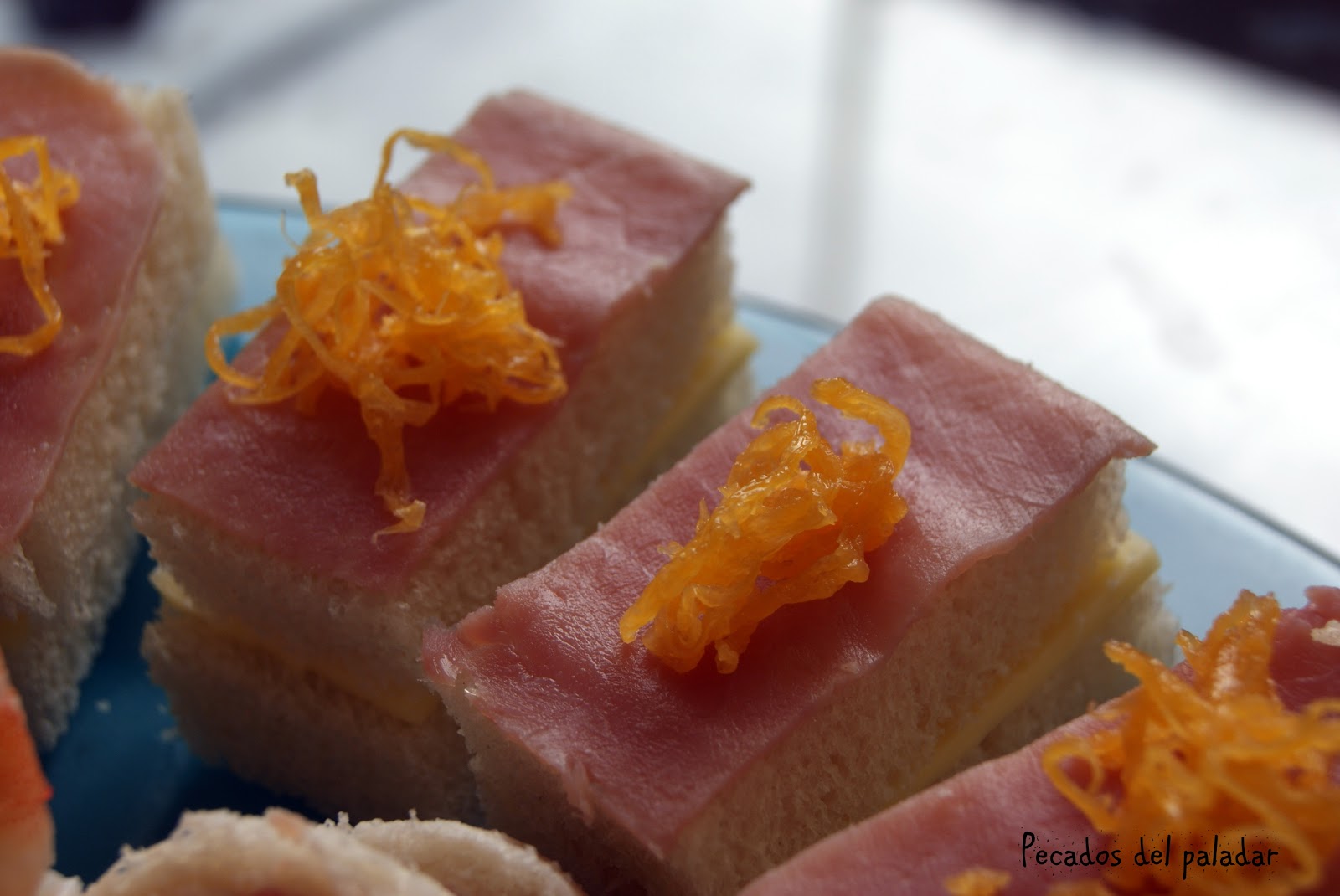 Pecados del paladar: CANAPÉS CON PAN DE MOLDE
