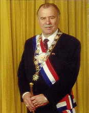 Dictadura de Strossner - Gobiernos Democraticos: ¿QUIEN ES RAÚL CUBAS GRAU?