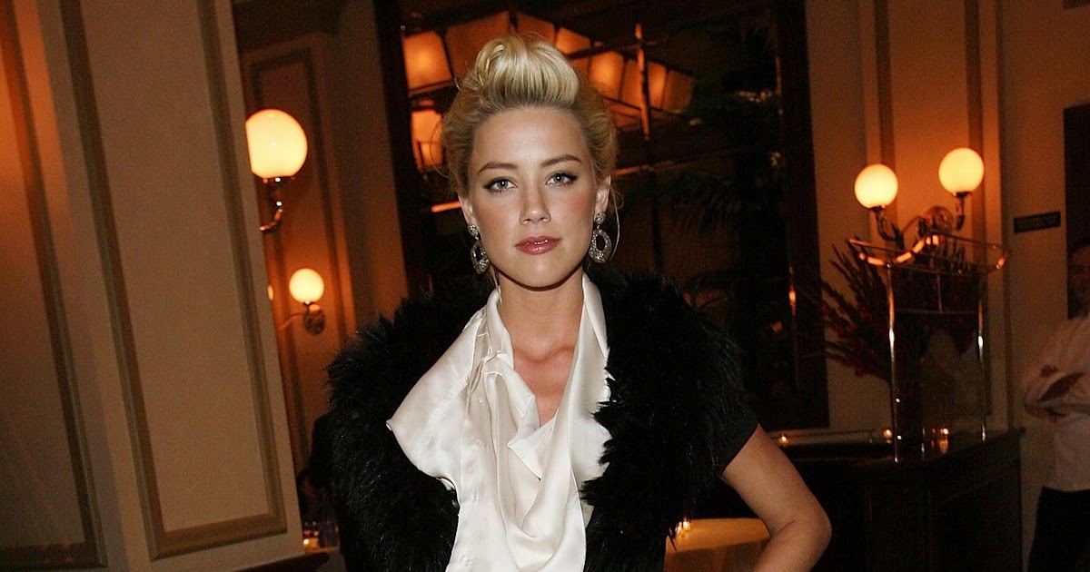 Celebrity Legs and Feet in Tights: Amber Heard`s Legs and Feet in Tights 2