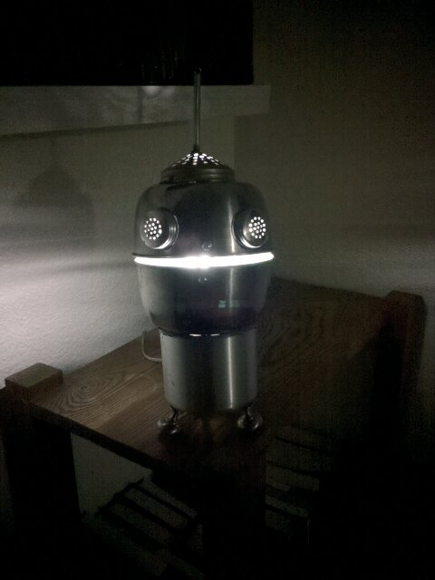 Captain Schmiddy: DIY Retro Robot Lamp