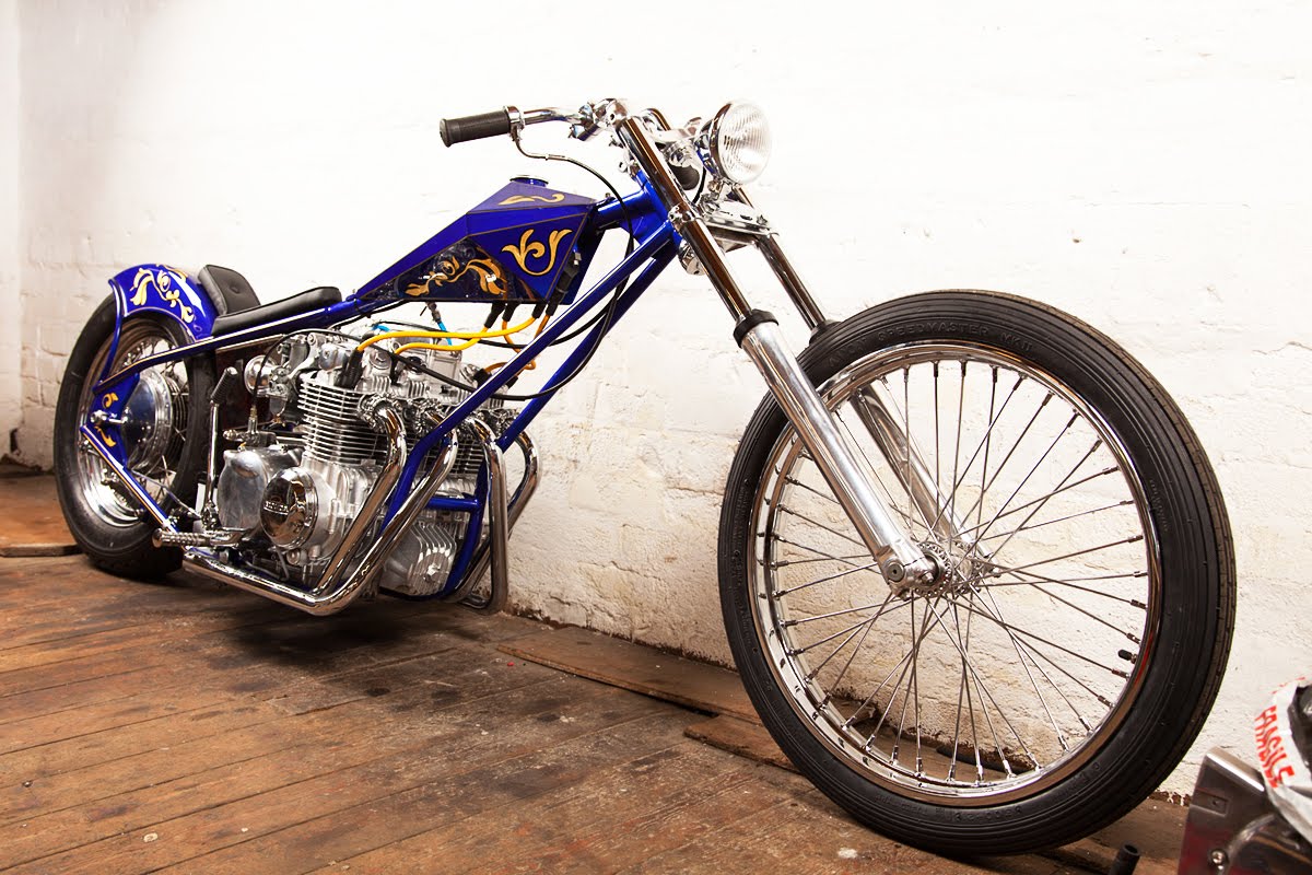 Born Loser: tHe BoNeShAkEr