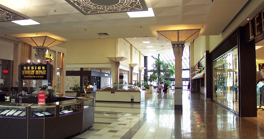 MALL HALL OF FAME