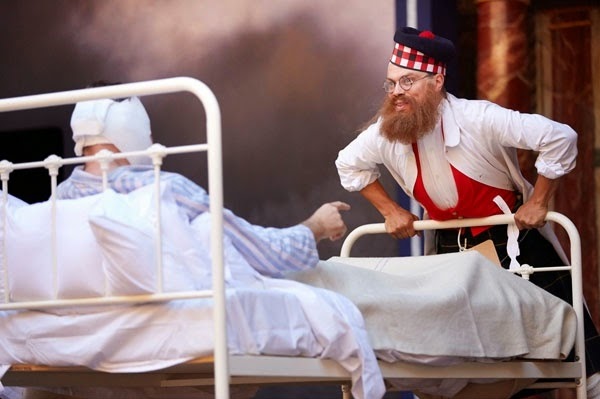 Planet Hugill: ‘DR SCROGGY’S WAR’ - GLOBE SEP 2014