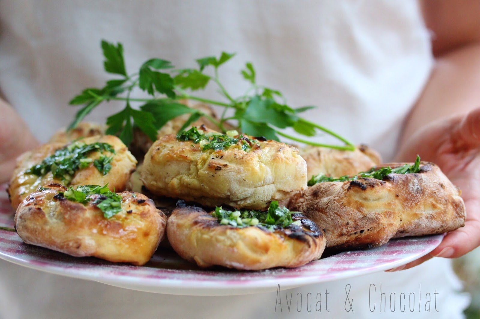 Flatbreads (pains plats) ail et fines herbes - Avocat et chocolat