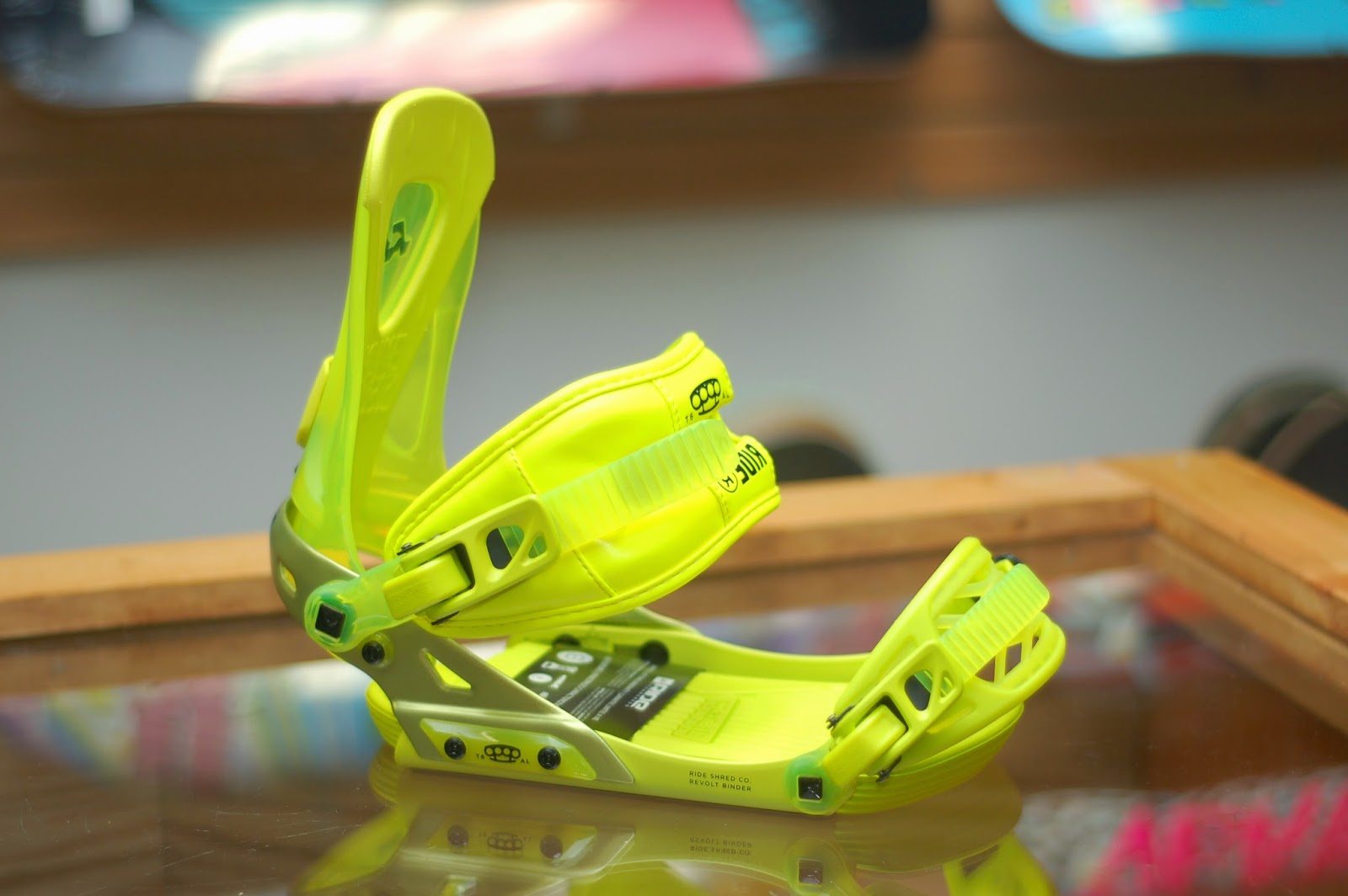 Alpine Ski Shop Daily Drops: Ride Snowboards Revolt 2015