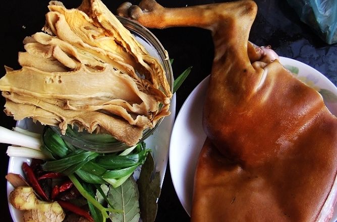 PictoVista: 10 popular ways that dog is prepared and eaten in China