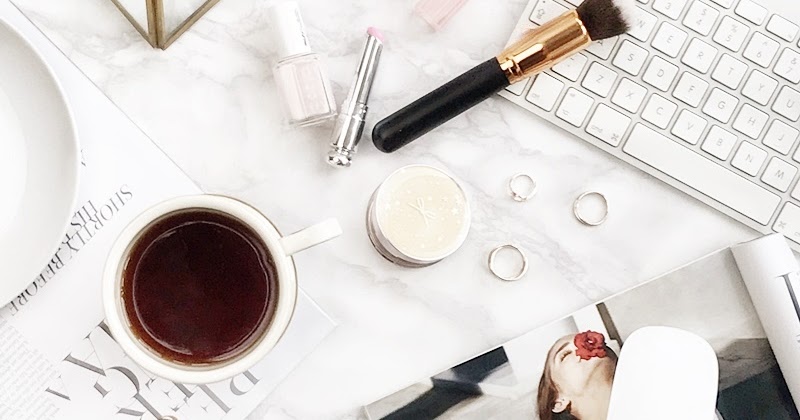 How To Curate A Perfect Flat Lay Every Time | Makeup Savvy - makeup and ...