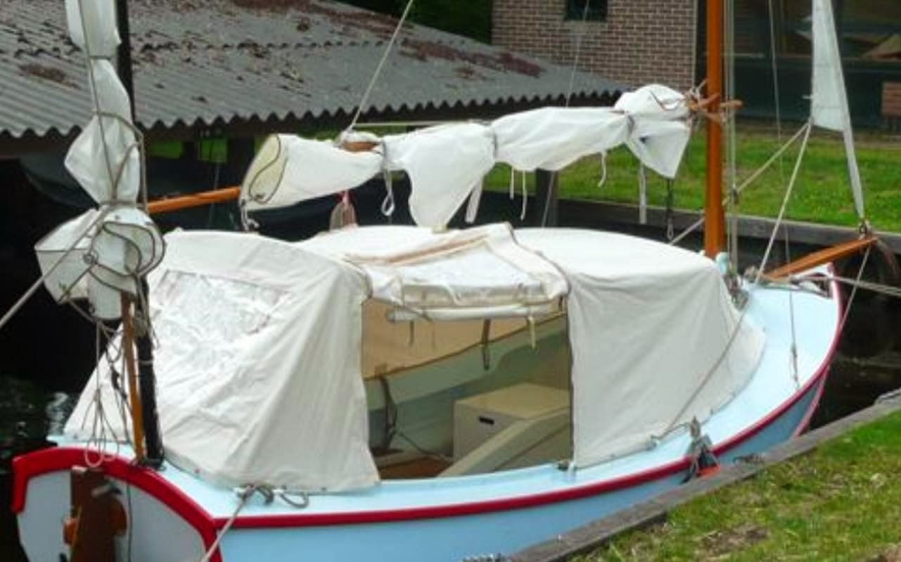 Arwen's meanderings: boat tents