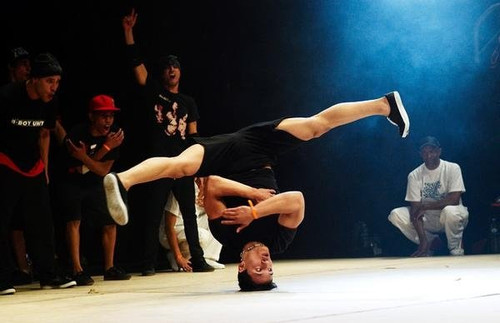 Kesenian Tari: Macam gerakan dance