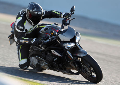 Triumph Street Triple RS 765 2017 - The War of Auto's