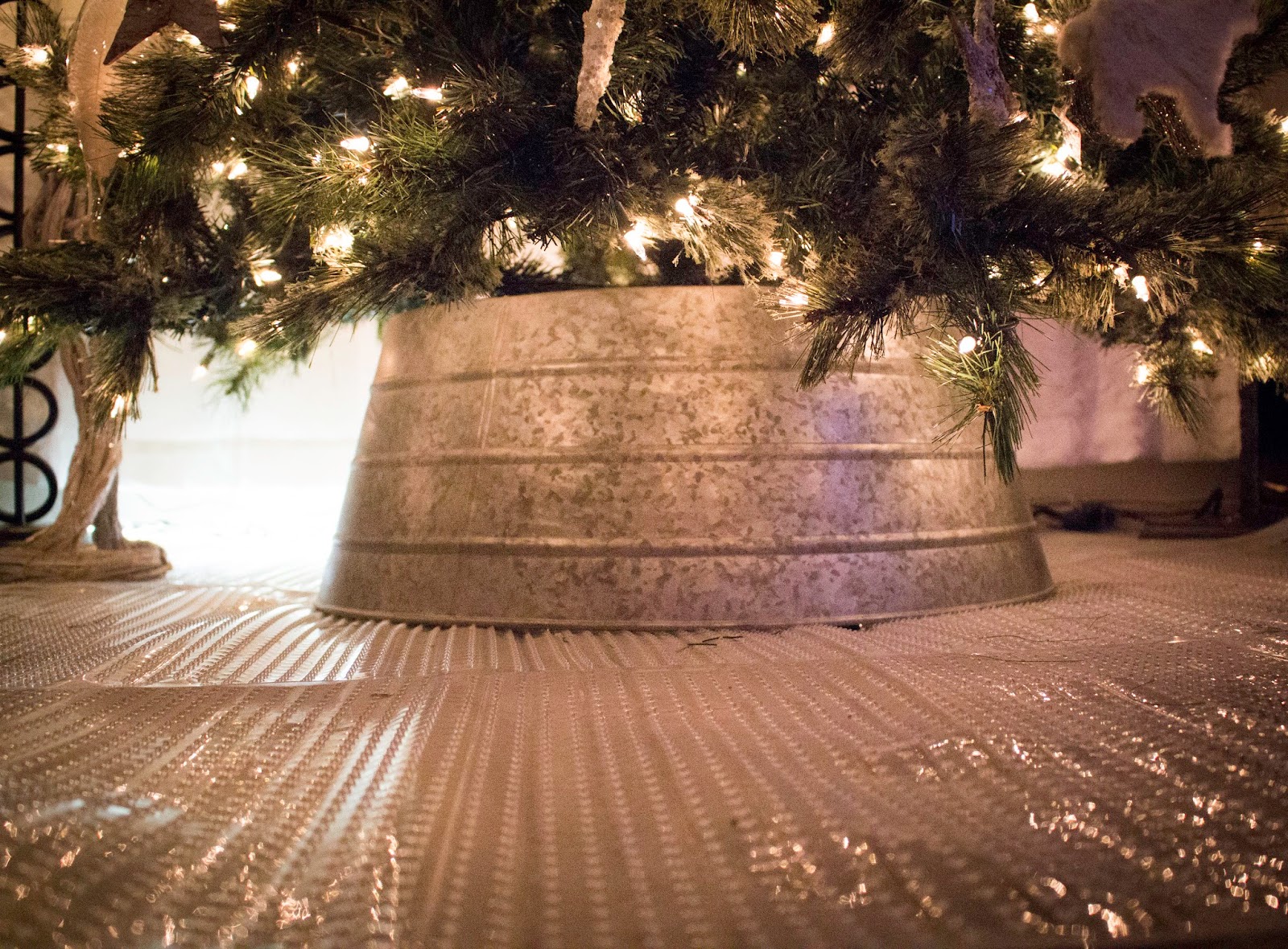 How to protect your Christmas tree from cats - The Tails of 4 Kitties