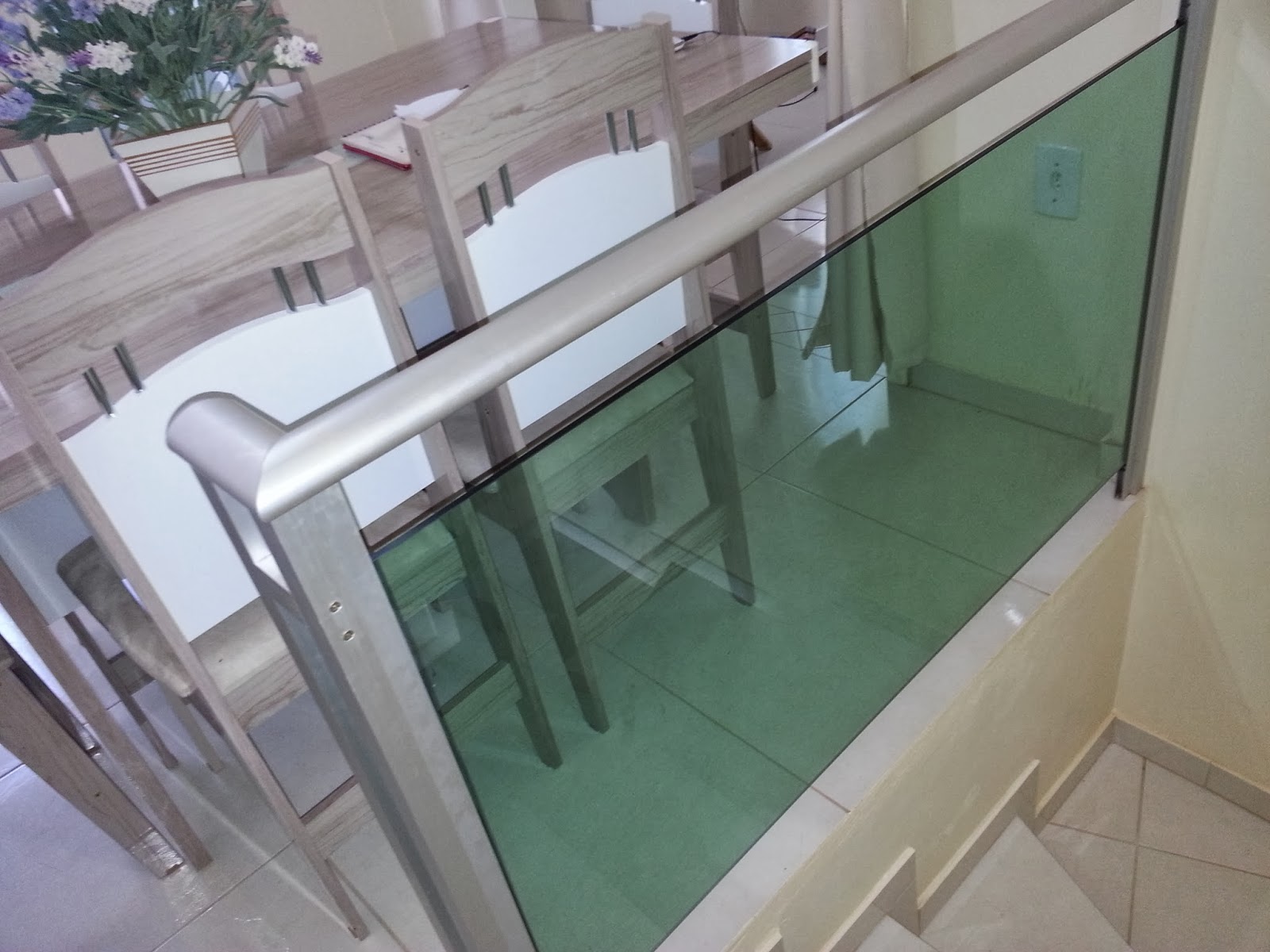 Ferrum Esquadrias: Corrimão em alumínio natural fosco com vidro na cor ...