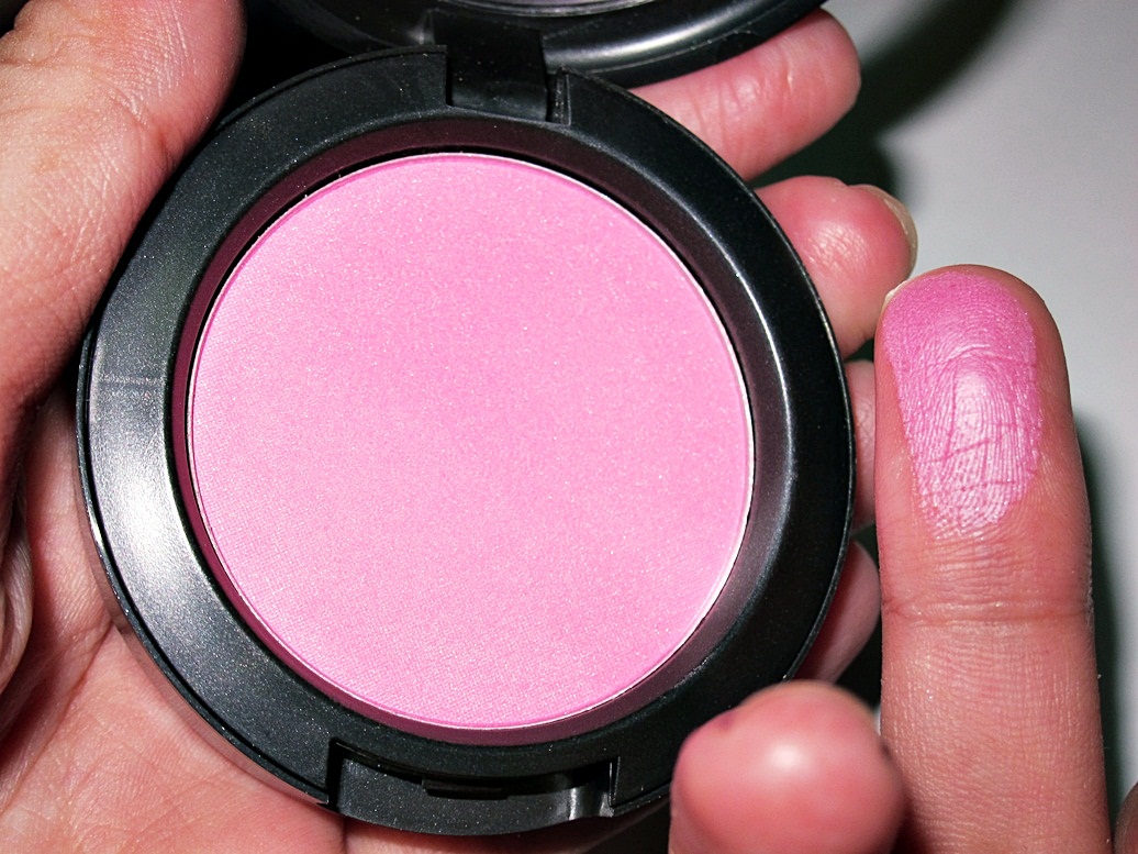 WICKERMOSS: REVIEW: Pink Blush for a Tanned Look?!? By All Means Yes ...