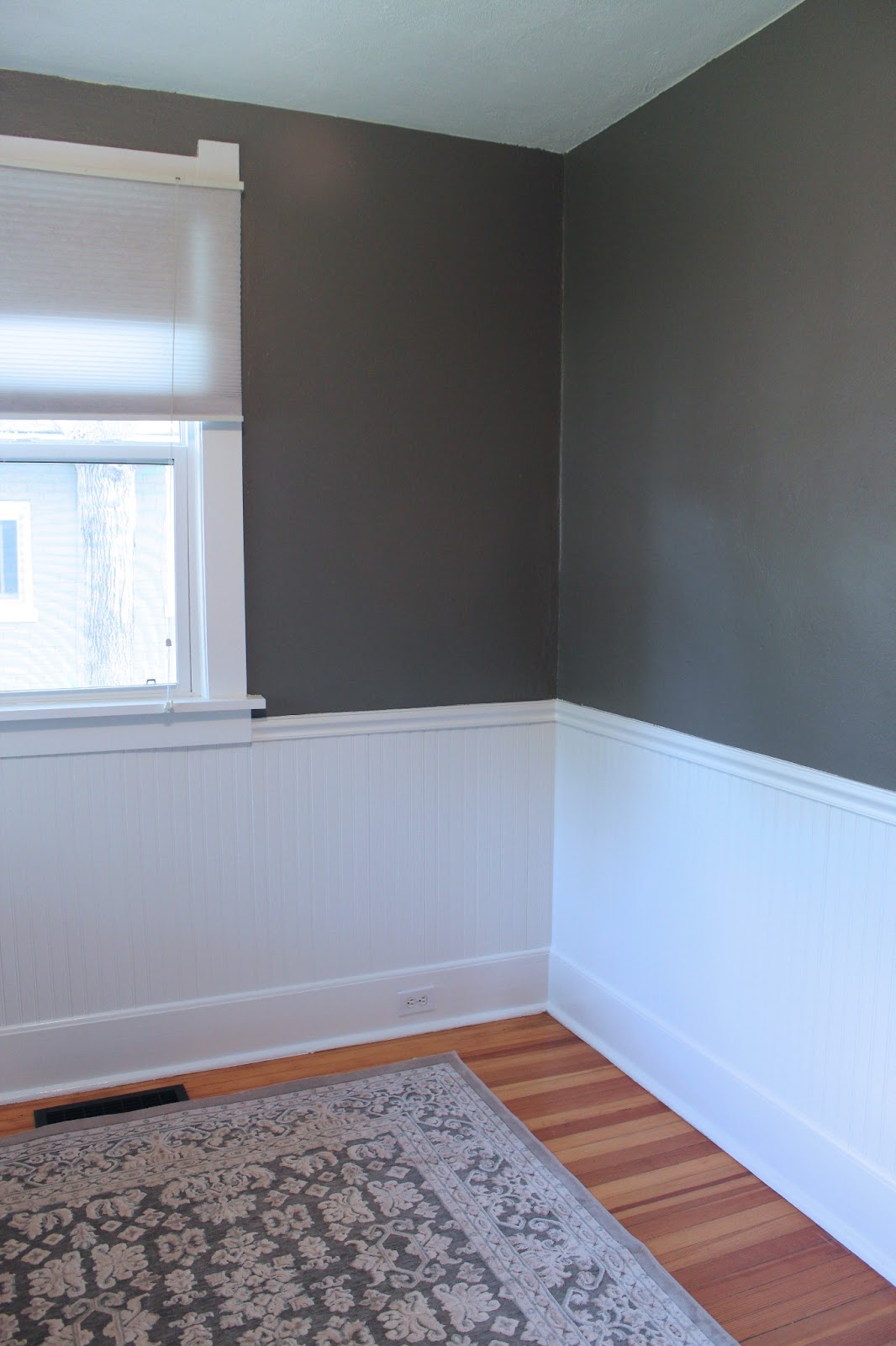 sunlight & sparkle: DIY: Beadboard Paneling