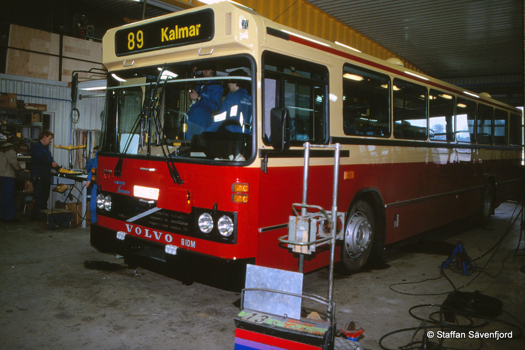 Staffans bussbilder: Säffle Karosseri i mars 1985, del 2