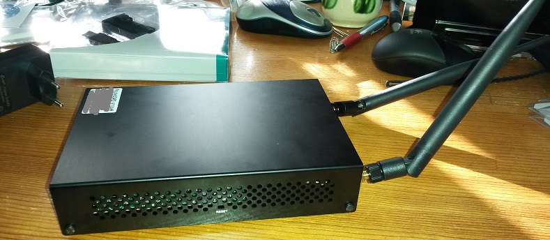 Agux y sus bits: Mikrotik Routerboard 411UAHR I: Montaje