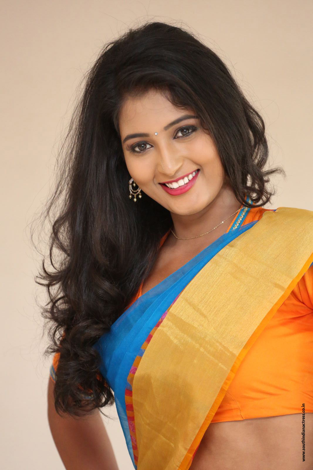 Teja Reddy hot navel show in saree stills - South Indian Actress