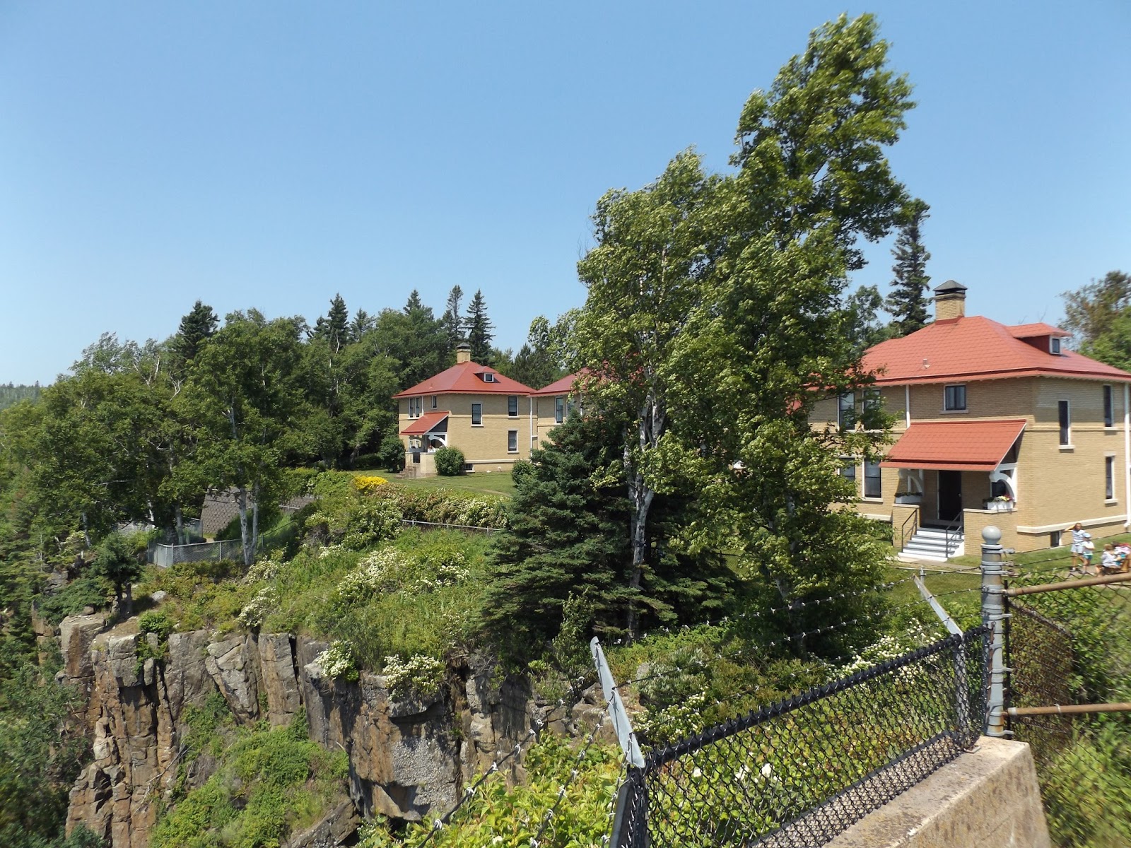 Day Hiking Trails: Several great trails await at Split Rock park