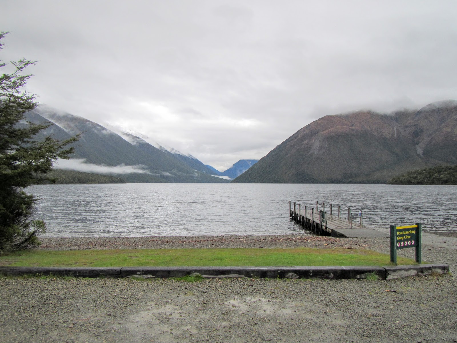 Tramping in the New Zealand backcountry: NZ Bush Adventures: Lake ...