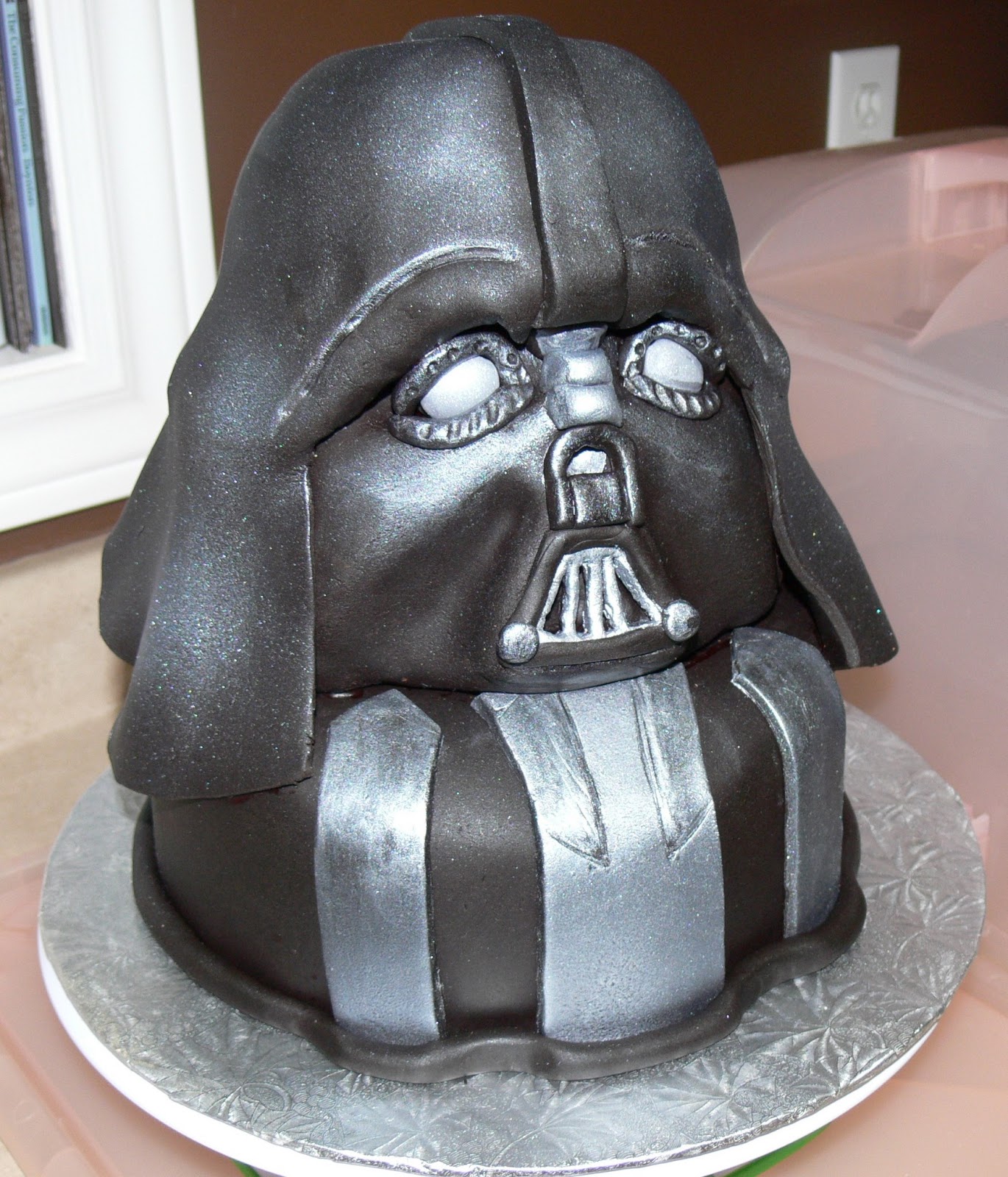 The Ultimate Chocolate Blog: Chocolate Cake that Looks Nothing Like ...