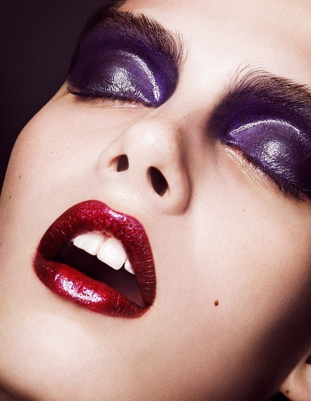 Spleen De Couture: "...HER LIPS ARE DEVIL RED..."!
