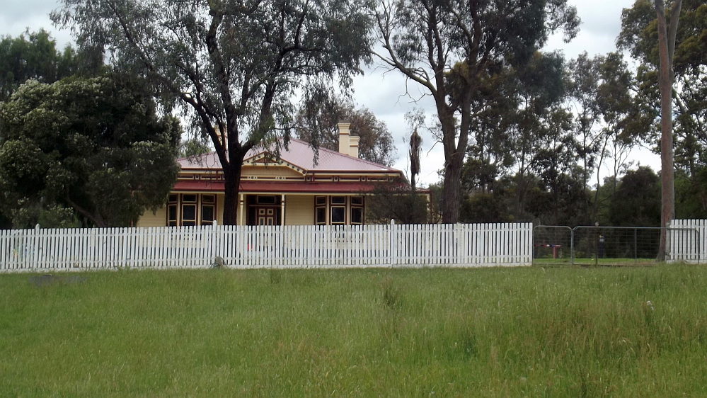 TRACKS, TRAILS AND COASTS NEAR MELBOURNE : Diamond Creek Trail ...