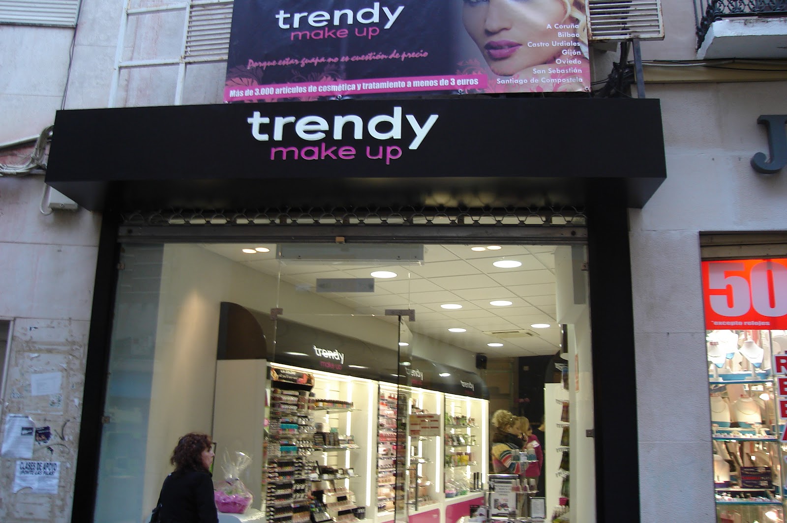 PATRIBEA COSMÉTICA: TRENDY MAKE UP