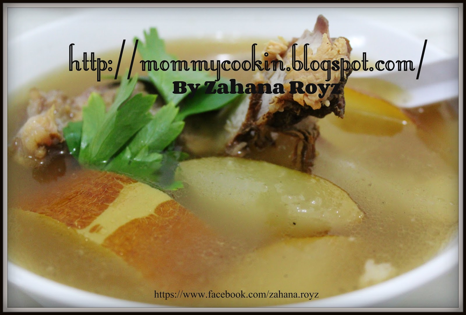 Mommy Ryan Kitchen: Sup Timun Tua campur Tulang~