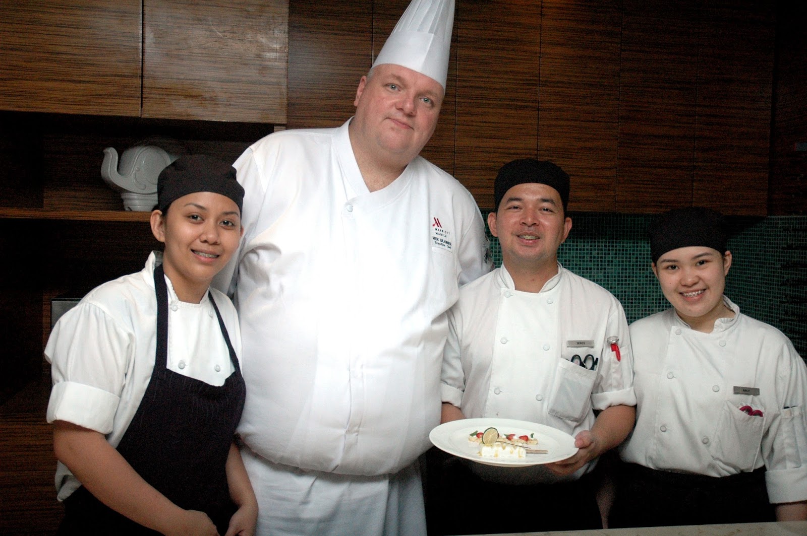 DUDE FOR FOOD: Wholesome Eats & Sweets: Marriott Manila's Vegan ...