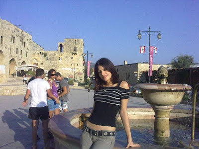 Arab Girl : Iraqi Girl look pretty in jeans